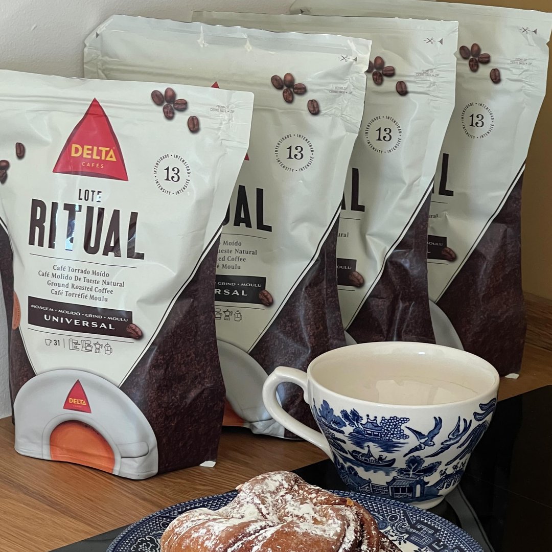 delta cafes logo vector